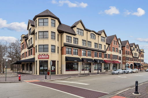 10 E Burlington St 2b, Riverside IL 60546 Home for Sale